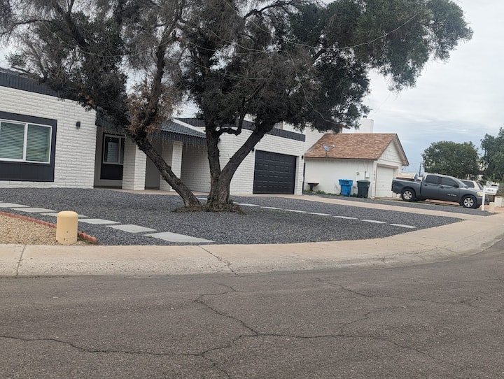 Lily’s Suite 2 - Glendale, AZ