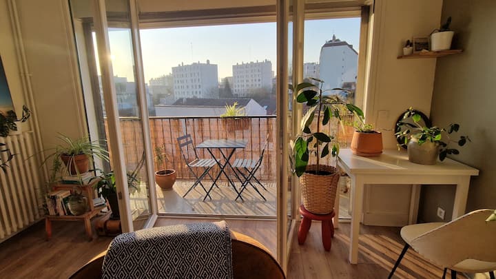 Appartement Avec Balcon - Proche Métro - Montreuil, France