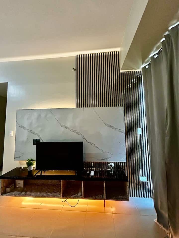 Lush 1bedroom+maidsroom @Megaworld#39 - Iloilo City