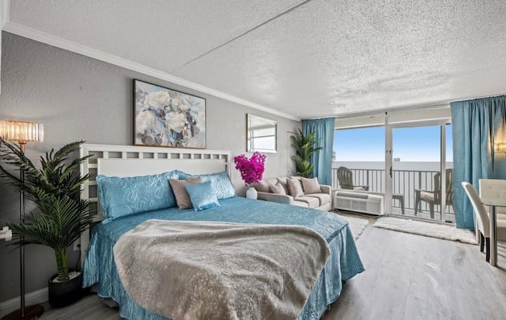 Stunning Oceanfront Condo - Myrtle Beach, SC