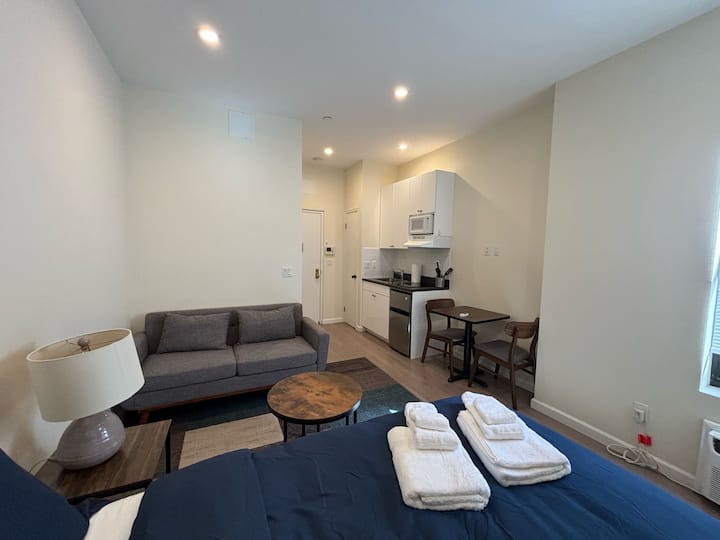 New Renovated Uws Private Bath Studio Elevator 42b - New York City