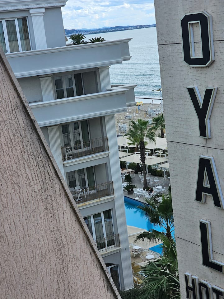 Bral 7 - Two Bedroom Apartment Beachfront - Durrës
