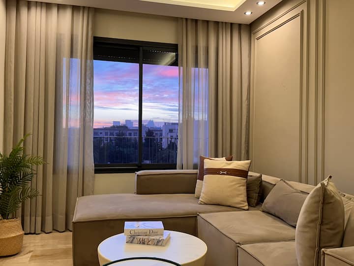Luxurious Apartment - Vue Dégagée à 2 Pas Du Tram - Casablanca