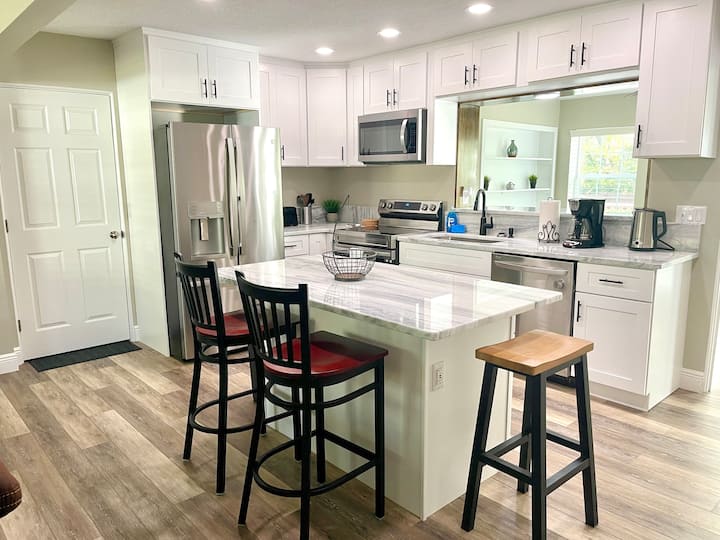 Newly Renovated Home In Deland - DeLand, FL