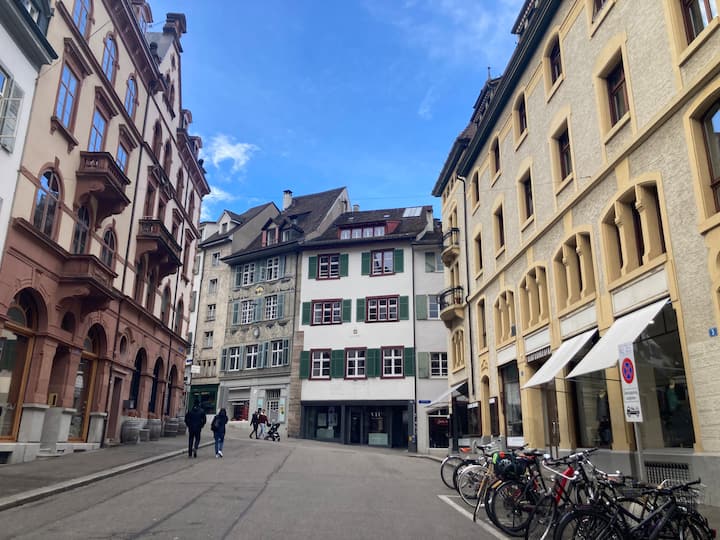 Basel - Im Herzen Der Altstadt - Basilea