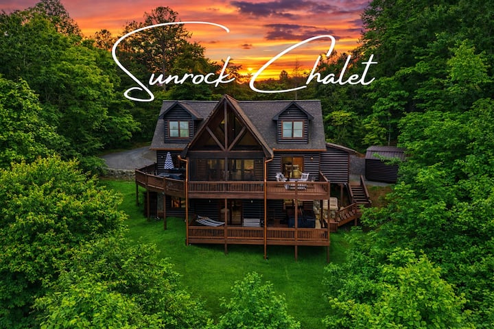 Modern Luxe Vibes, Epic Views, Hot-tub, Pool Table - Blue Ridge, GA