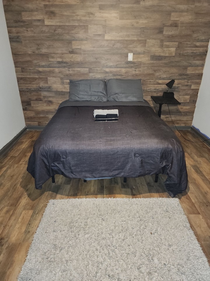 Dallas Private Room #3 Newly Updated - Dallas, TX