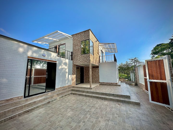 Cabaña Frente Al Mar Con Jacuzzi 16+personas Turbo - Turbo