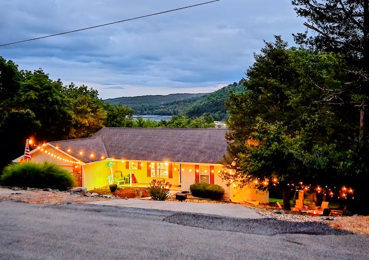 Holiday Haven On The Island - 6 Seater Golf Cart! - Eureka Springs