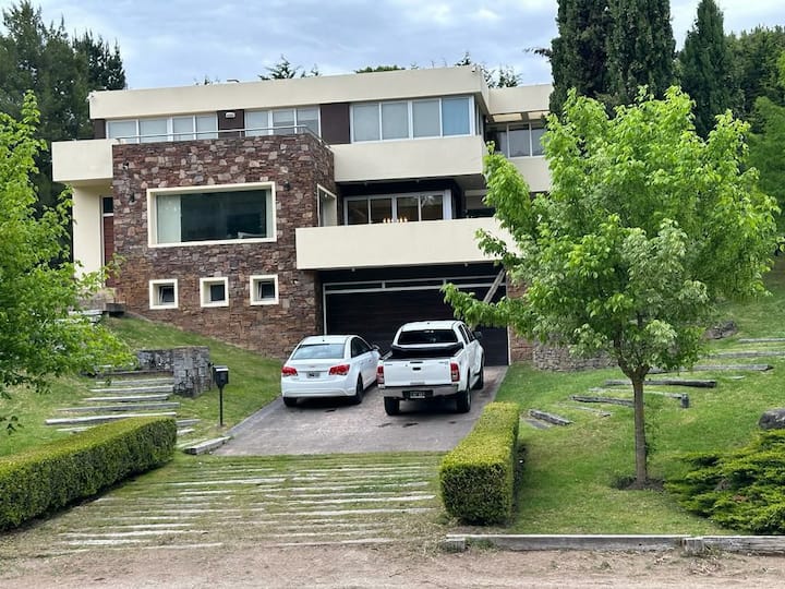 Casa Con Piscina A Pocas Cuadras Del Mar Y Centro - Pinamar