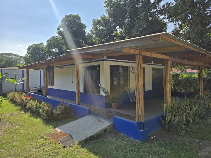 La Casita- De La Playa Pajaros-rio Grande - Paquera
