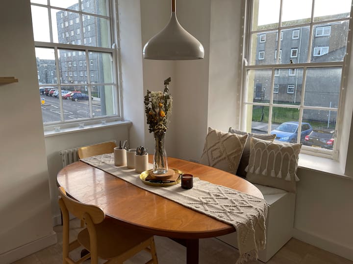 Cosy Boho Beach Flat With A Sea View - Edinburg