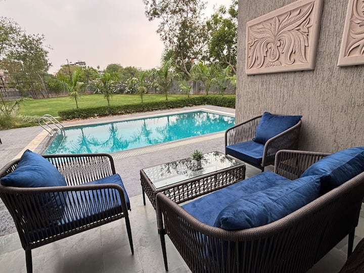 1983 Villa Heritage Villa With Pool - Akira Homes - Jaipur