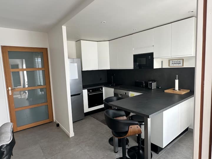 Bel Appartement Avec Terrasse Dans Résidence Calme - Montrouge