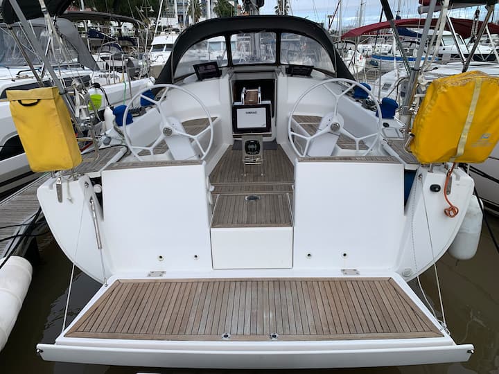 Insolite : Une Cabine à Bord D'un Voilier Partagé. - Irún
