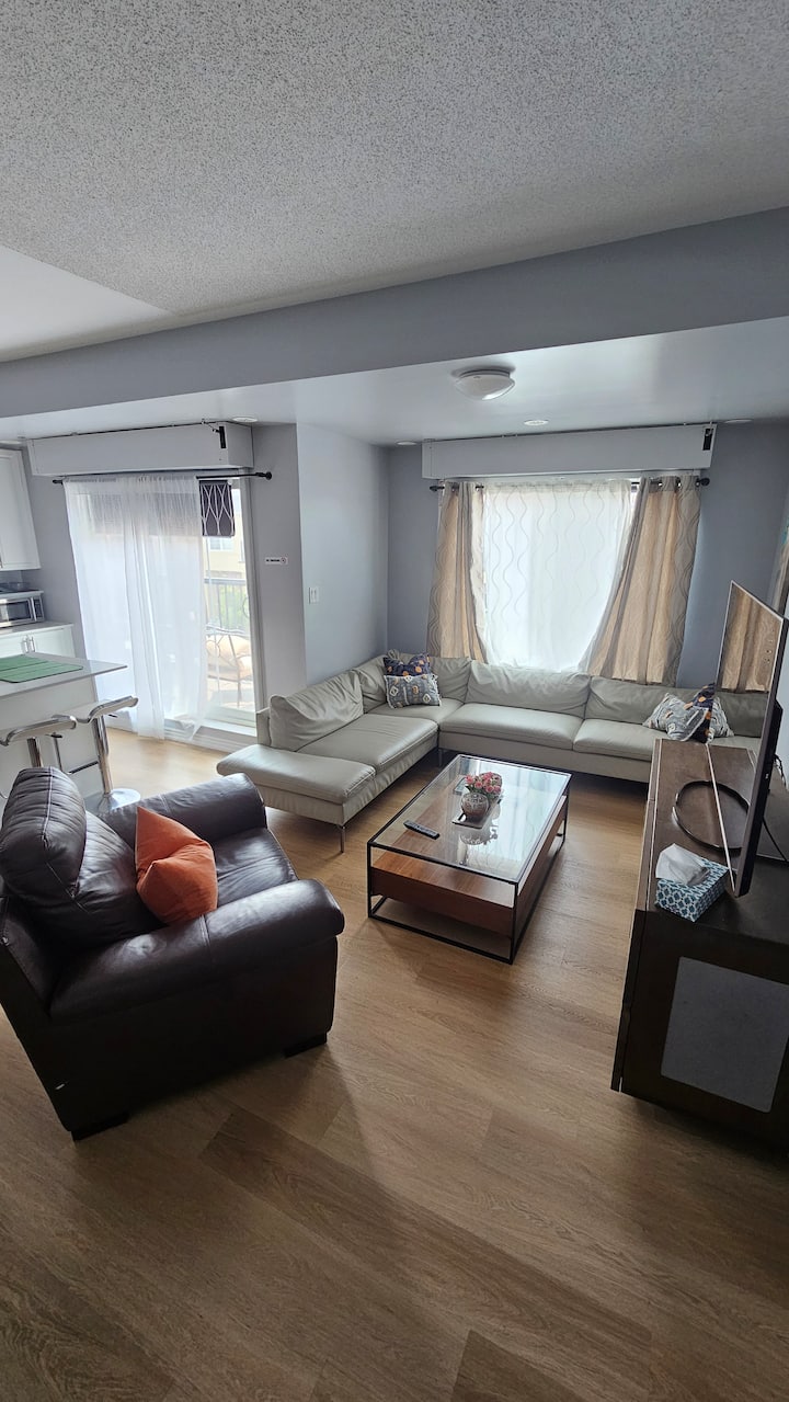 Duplex De 2ch, 1douche, Parking, Près De La 401 - Oshawa
