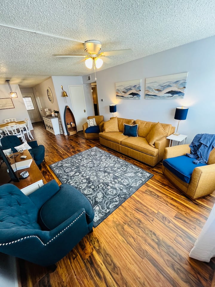 Blue Pearl Beach Retreat - Seabrook, TX