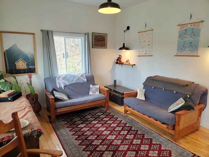 La Petite Maison Dans Les Bois. - Hawkesbury