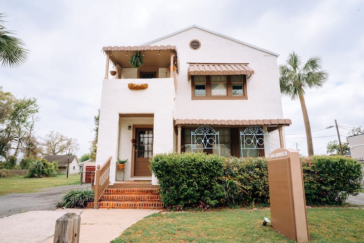 La Playa | 5br Coastal Home Downtown Brunswick - Brunswick, GA
