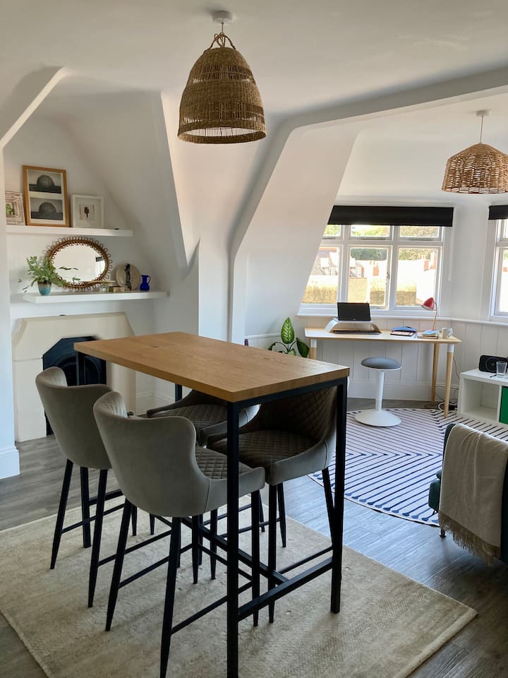 2 Bed Loft Hideaway With Views - Wantage