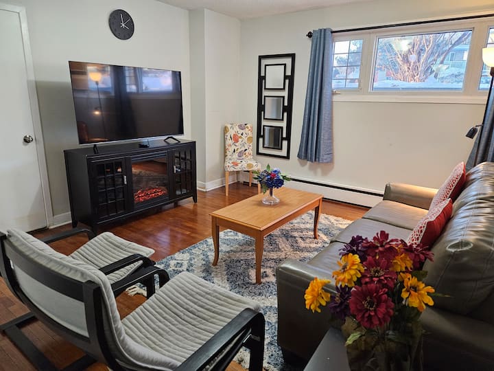 Beechwood 3 Bdr Apartment In House W/ Backyard - Ottawa