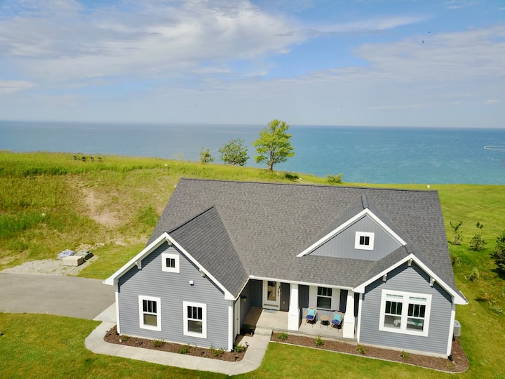 4-acre 5-bedroom Home On Lake Michigan + Hot Tub! - Bass Lake, Pentwater