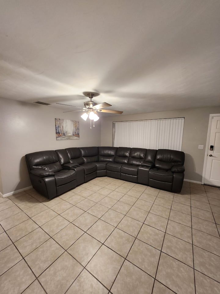 Central 3 Bedroom Ac Home With Gameroom - Lakeland, FL