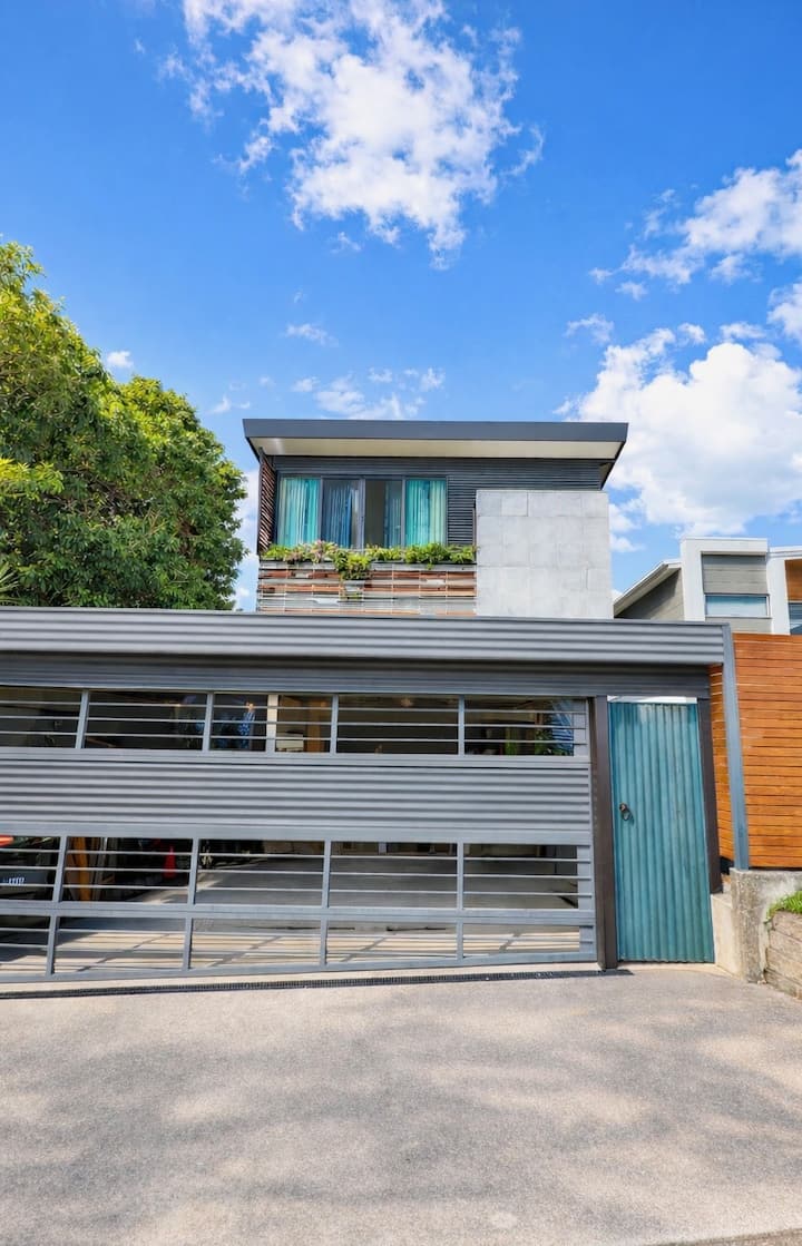 Little House On The Hill - Balmoral