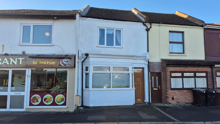 Forton: Large Central Town House 3b/slp9 - Isle of Wight