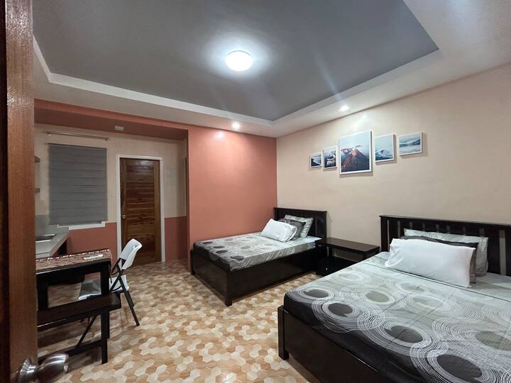 Twincrown Hometel (Family Room) - Ligao