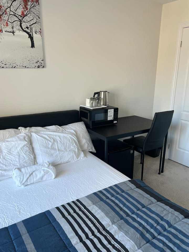 Cozy Stay Near Guelph’s Best - Guelph