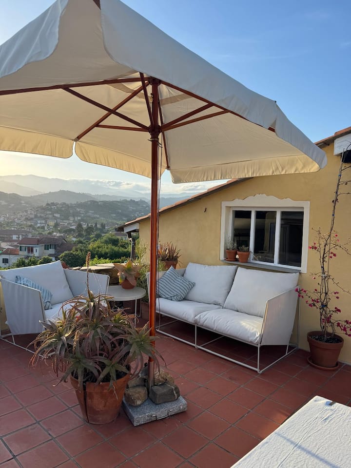 Idyllic Paradise By The Sea, Mountains & City - Imperia