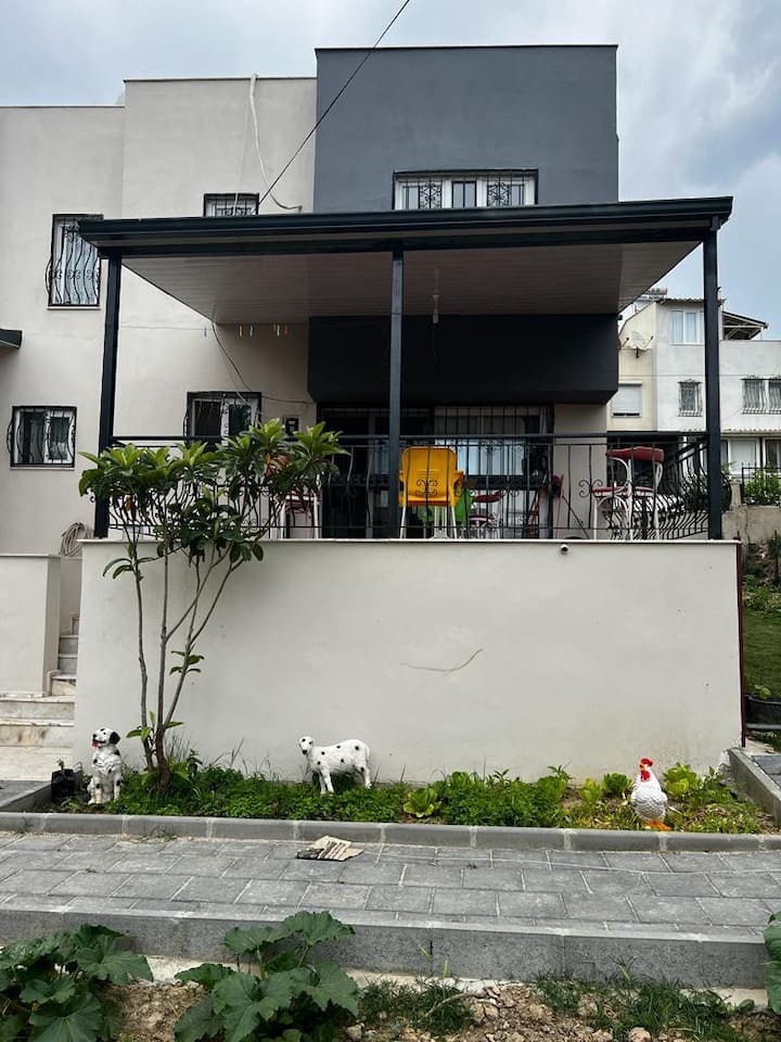 Kadınlar Denizinde Huzurlu - Kuşadası