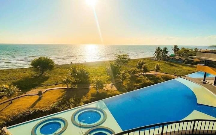 Family Beach House 3mins Walk To Beach And Pool - Laiya