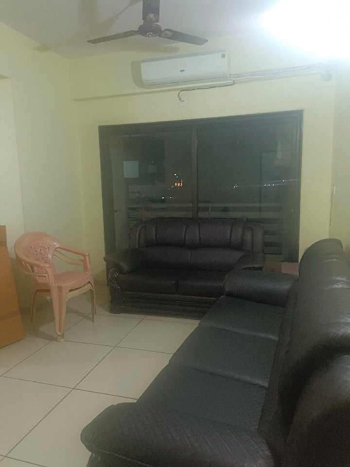 3 Bhk With 2 Sofa Sets 2 Ac - Ahmedabad