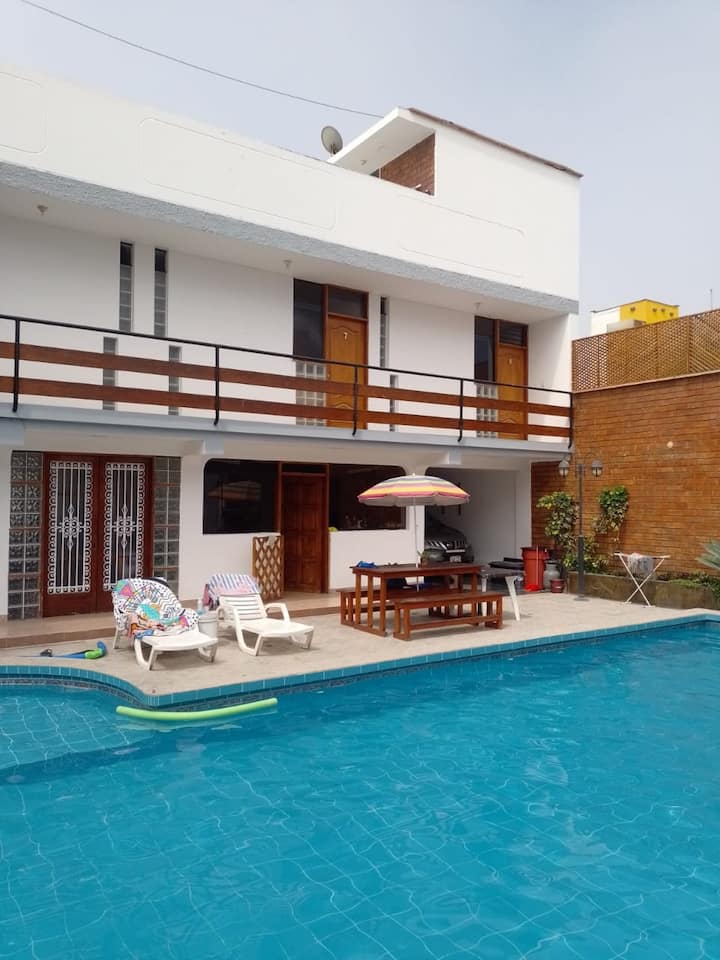 Beach House In El Silencio - Perú