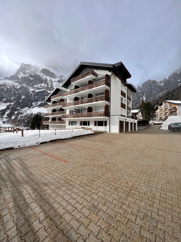 Studio Moderne Dominant La Ville - Kandersteg