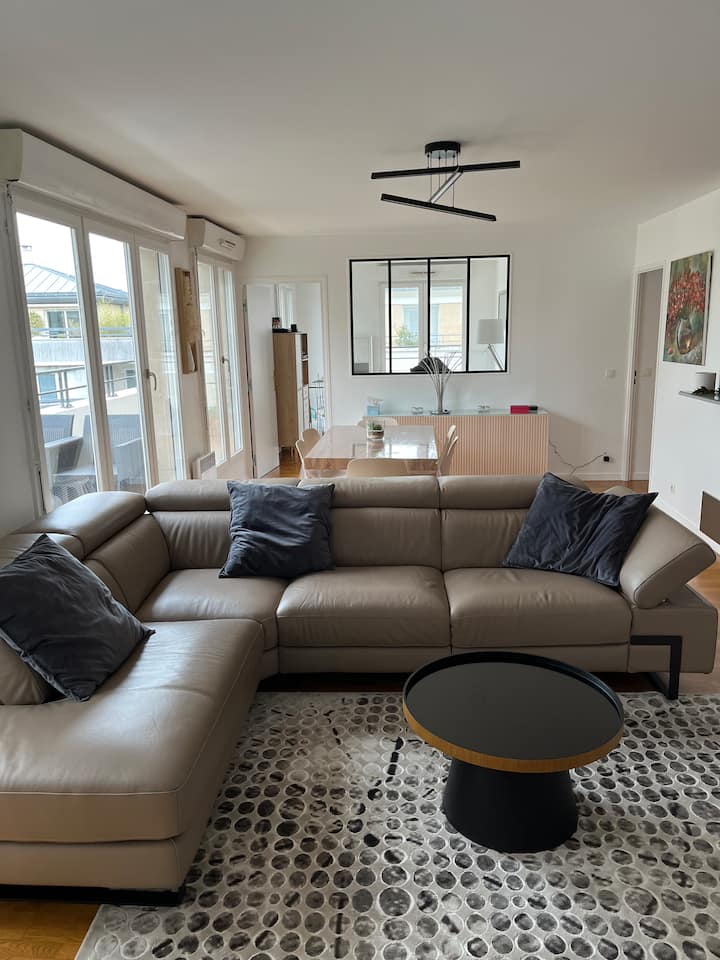 Appartement Avec Balcon - Magny-les-Hameaux