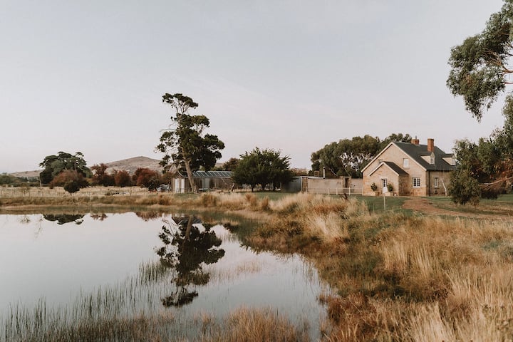 Historic Sandstone Ross Farmhouse. - Ross