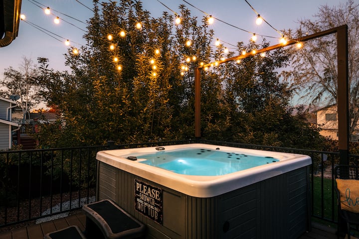 Cozy Family Cabin/mountain View/hot Tub/near Slc - West Jordan, UT