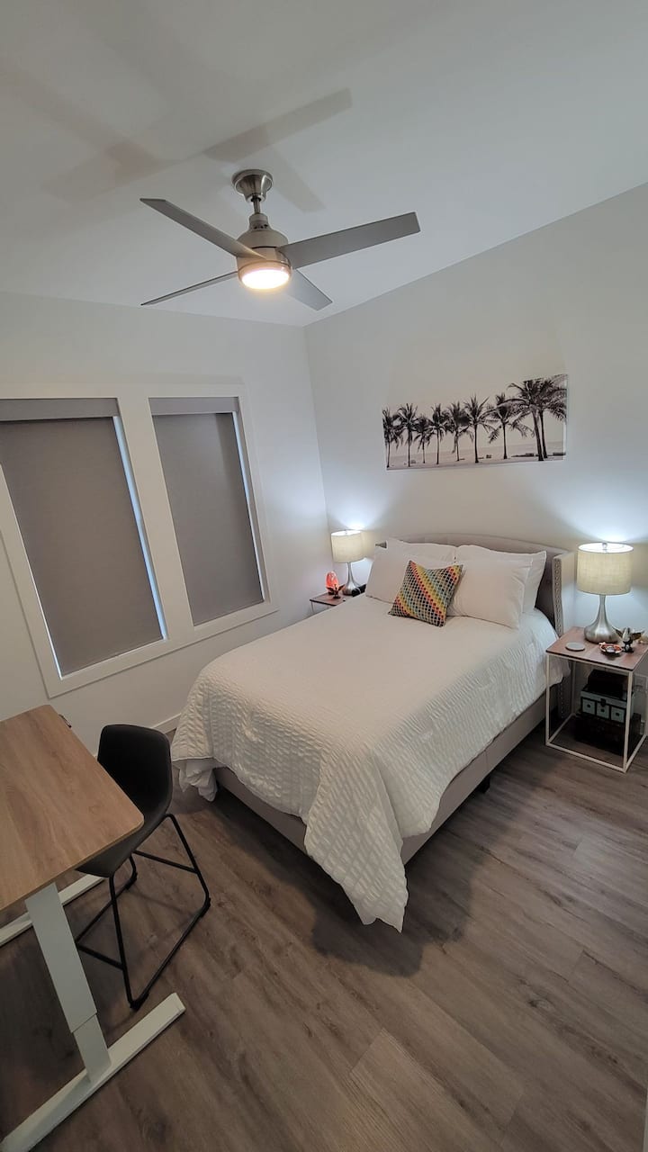 Close To Beach & Downtown. - Pensacola, FL