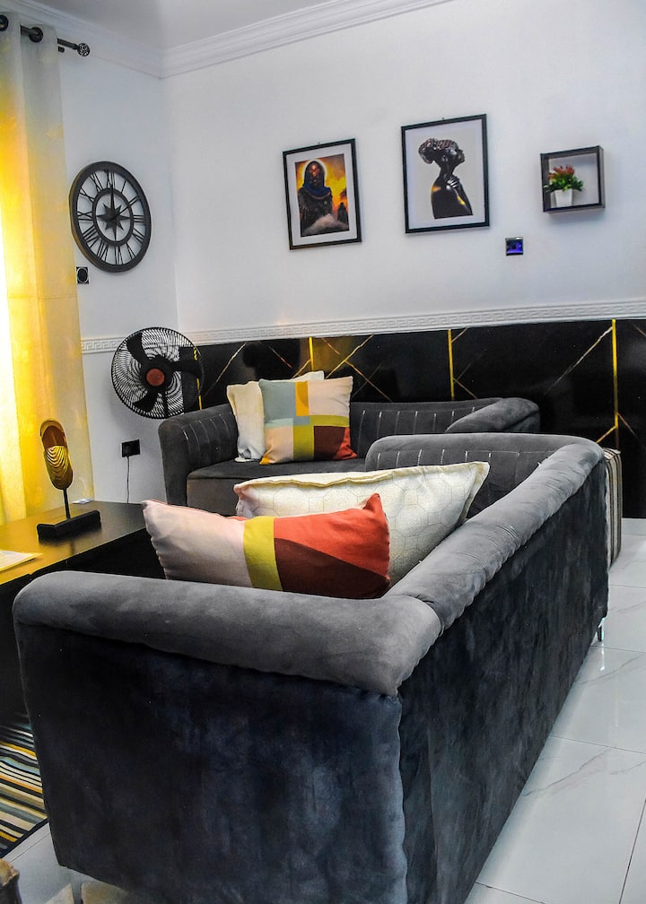 Bright Cozy 1br With Fast Wifi, Ac & Full Kitchen - Nigeria