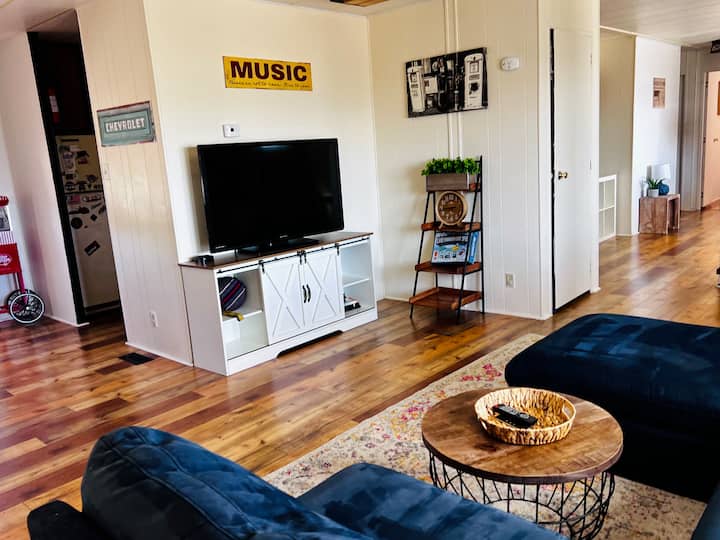Lolo’s Lake Havasu•3bd Casual Comfort•boat Parking - Lake Havasu City, AZ