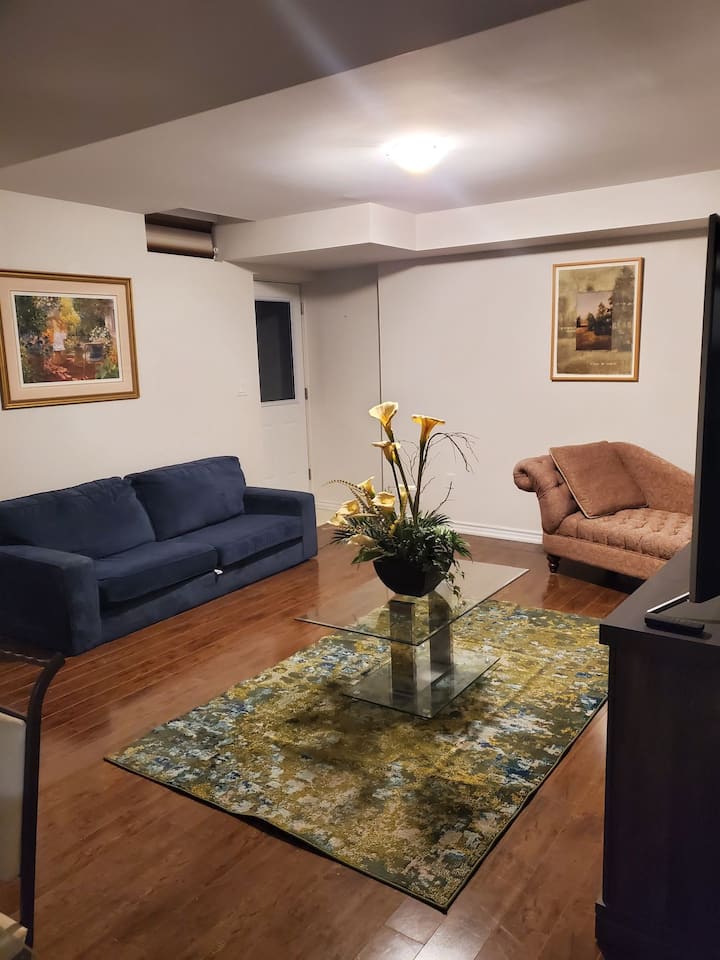 Stylish 2 Bedroom Basement With Parking - Bowmanville