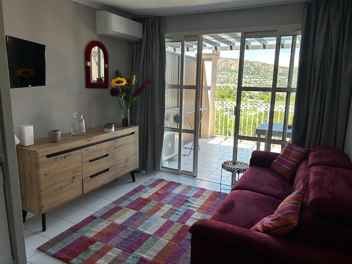 Cosy Studio Cabine Climatisé Avec Terrasse Vue Mer - Fréjus