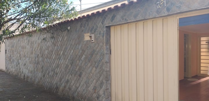 Perto De Tudo - Franca