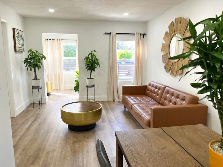 Modern 3bd/2br Home Near Wynwood & Design District - Miami, FL