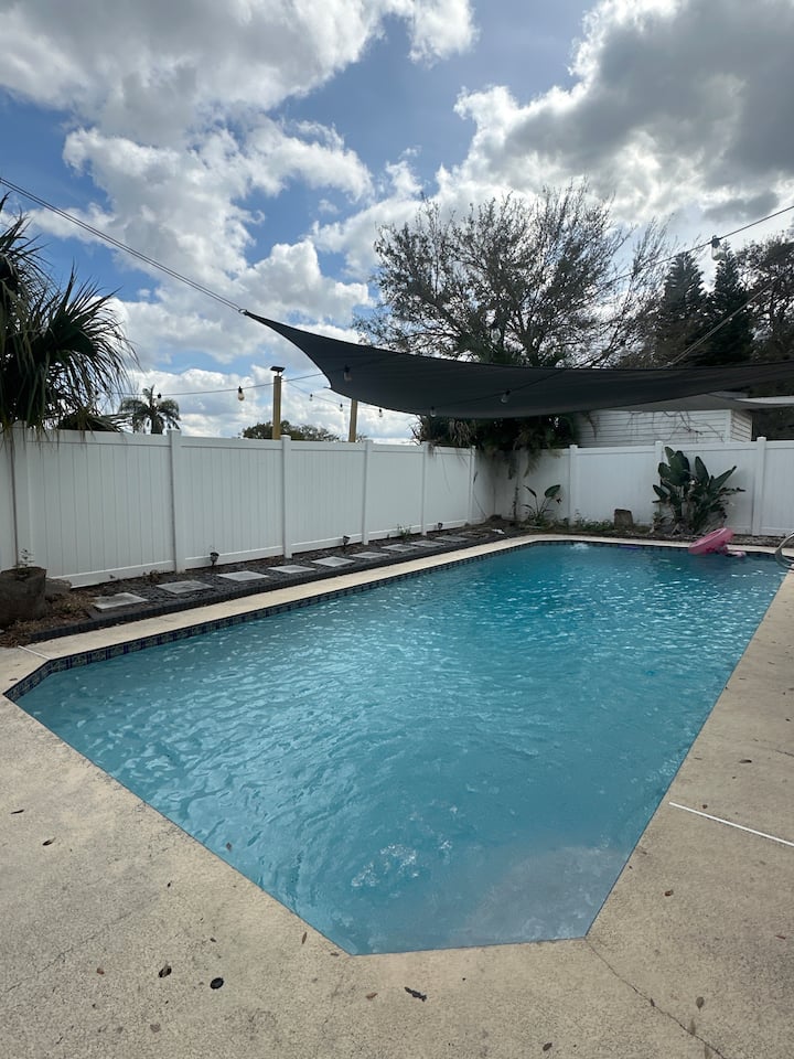 Cosmocasa Getaway Entire House Near Disney - Kissimmee