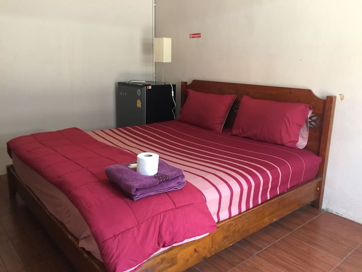 Smilehome Guesthouse Fan & Ac
And Dorm Room - Ko Samet