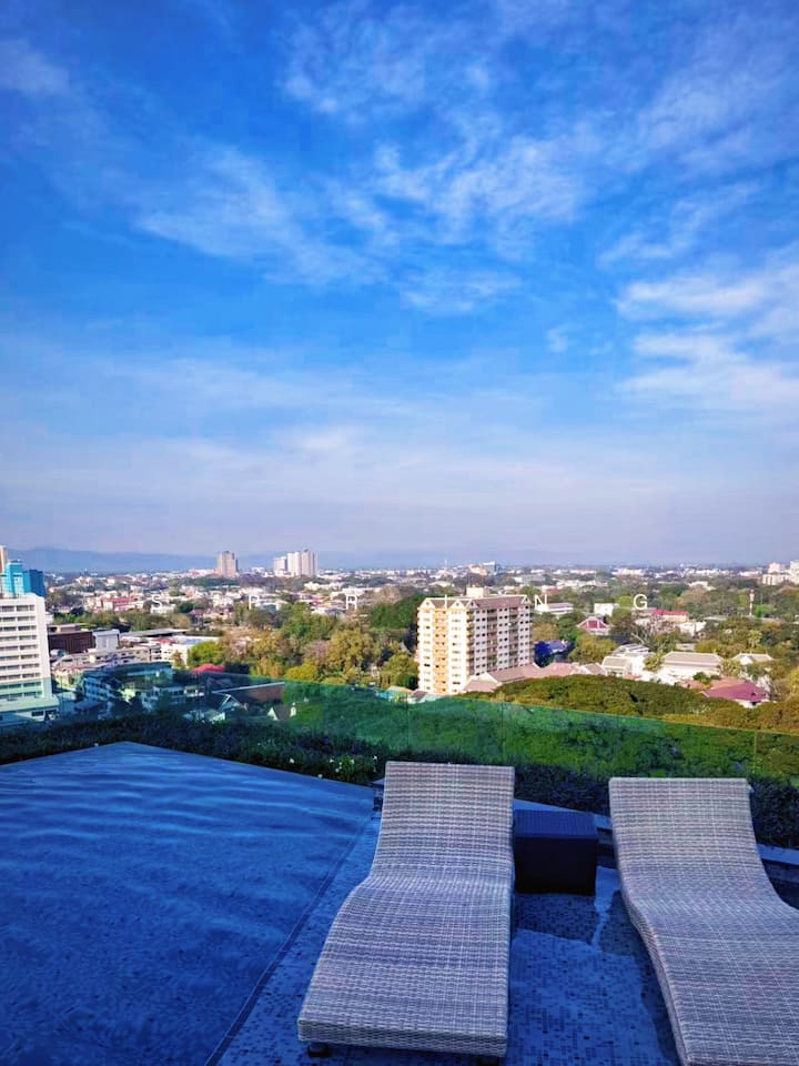 Astra豪华公寓 物超所值 露天泳池&超优位置/楼下711 - Thành phố Chiang Mai